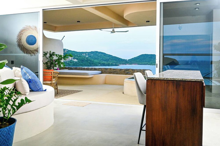 Luxury Villa With Private Pool And Ocean View Steps From Playa La Ropa - Zihuatanejo