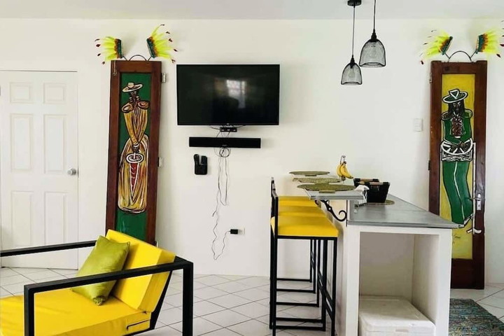 Colorful And Peaceful 2 Bedrooms Residential Home - Port of Spain
