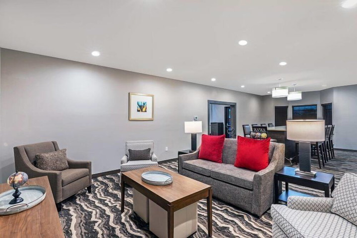 Accessible King Suite Near Houston Iah Airport - Houston, TX
