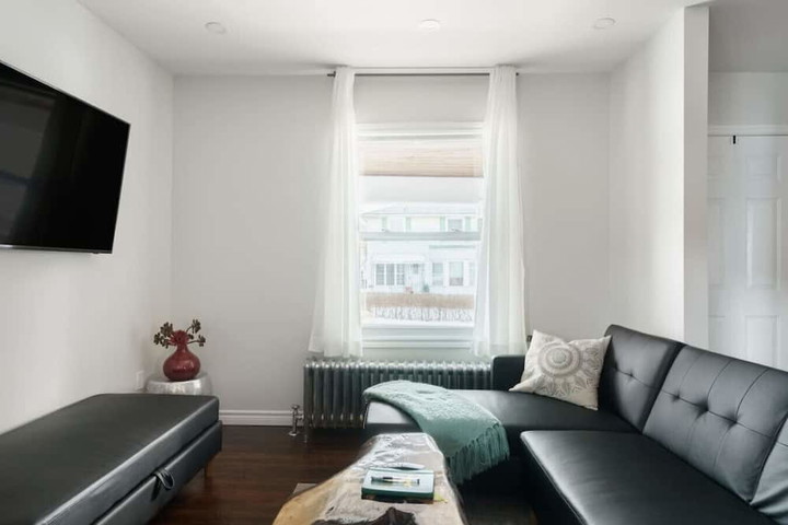 Wood-rich Niagara Loft Close To Queen Street - Niagara Falls