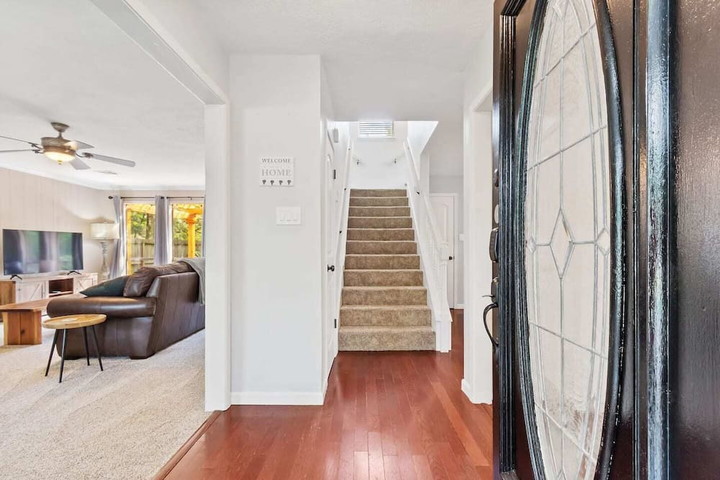 Bring The Whole Familyincluding The Dogto A Peaceful 4br Home In Grogans Mill. Spread Out With Four Bedrooms, Fast Wifi And A Large Backyard With Patio And Grill, All Minutes From The Woodlands Waterway, Market Street And More! - The Woodlands, TX