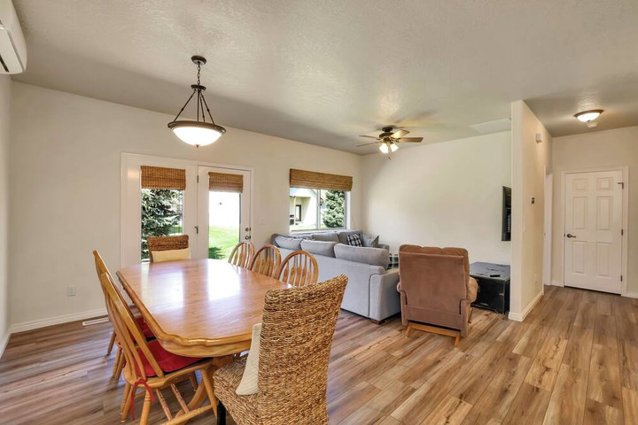 Charming 3-bedroom Home, 5 Min From Tamarack Resort - Donnelly, ID
