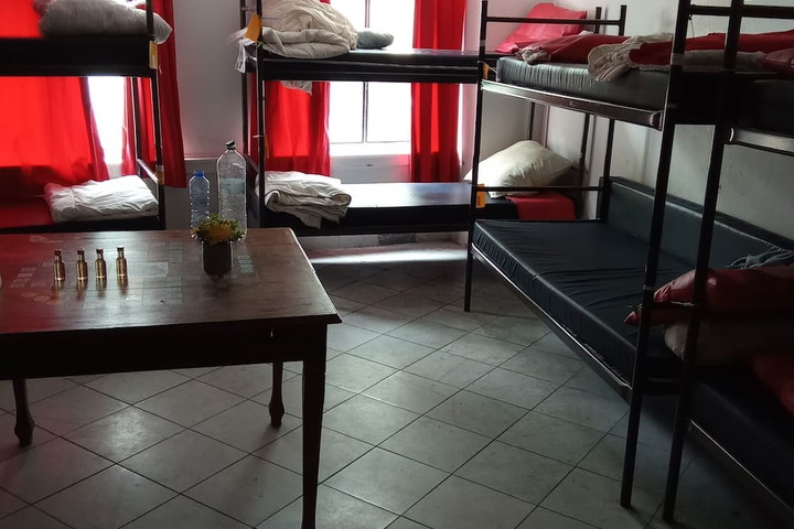 A Shared Room Simpel Basic With Bunkbeds You Have To Bring Your Own R Sleeping - Utrecht