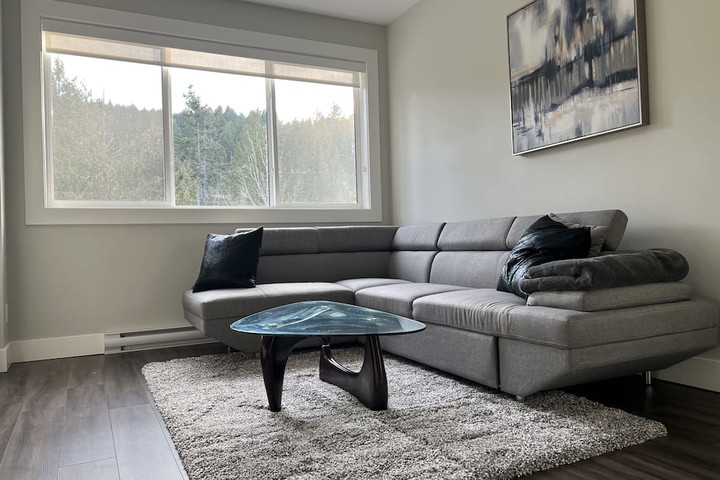 Quiet Bright Luxurious & Clean Private Modern Suite With Free Parking & A/c - Langford
