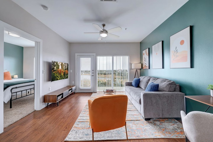 Plush 1br Cal King Suite Close To Everything - Leander, TX