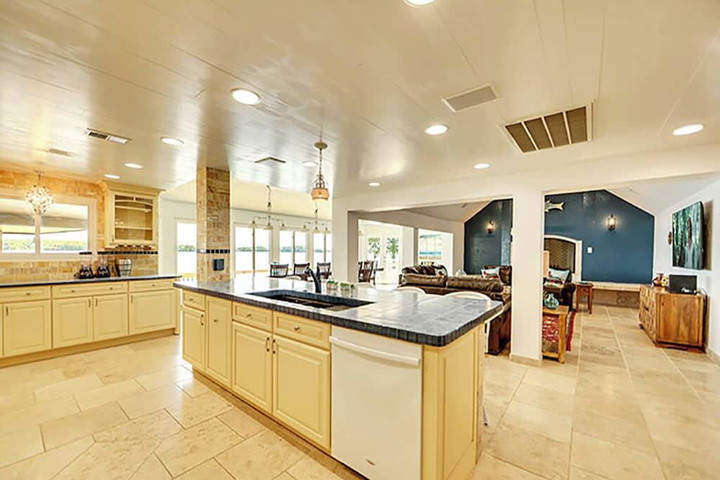 Expansive Lakefront Retreat W/ Pool & Games - Douglas Lake, TN