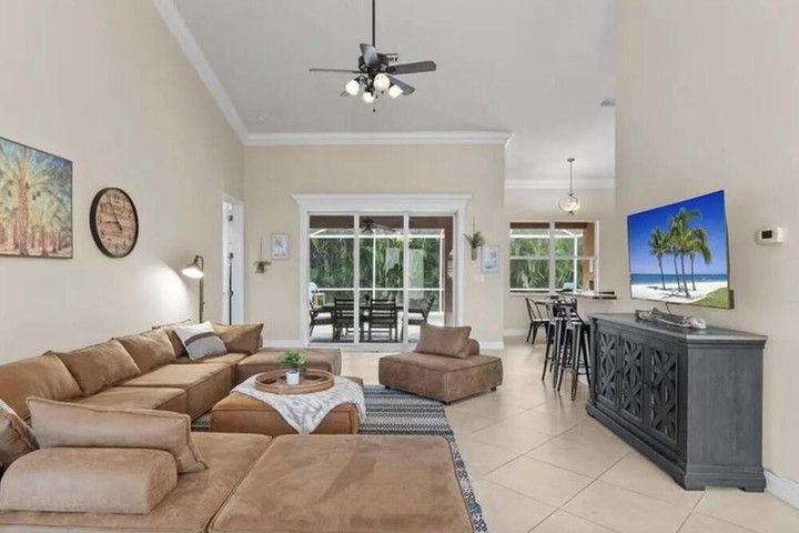 Maison Spacieuse 5 Chambres à Cape Coral Avec Piscine Et éQuipements Comme à La Maison ! - Cape Coral, FL