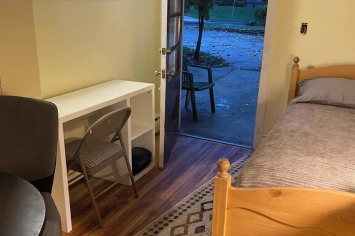 Twin Bed -  Pillow - Shower - Fridge - Mw - 66 Night - Maryland (State)