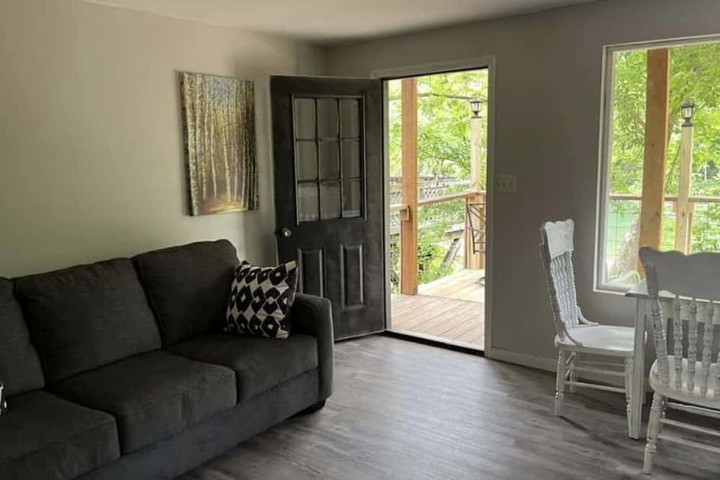 New Cabin Located On The Jacks Fork River Front. - Eminence, MO