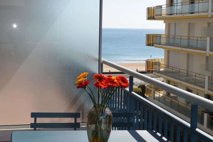 La Baule Centre, 50 M De La Plage, Très Beau T2 Au Calme, Balcon Vue Mer Et Pins - La Baule-Escoublac