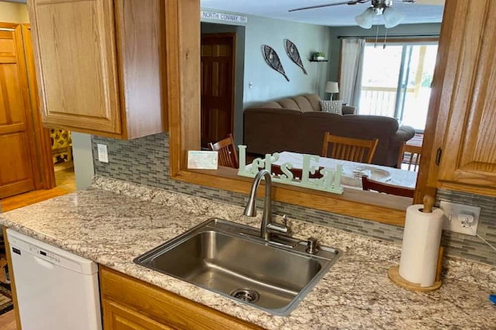 Spacious Year Round Condo Retreat To The White Mountains - Conway, NH