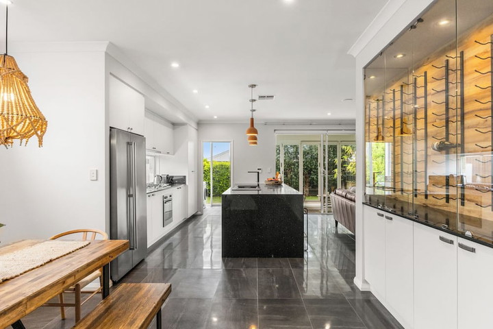 Modern Beach Retreat | Eden Beach Sanctuary - Mindarie