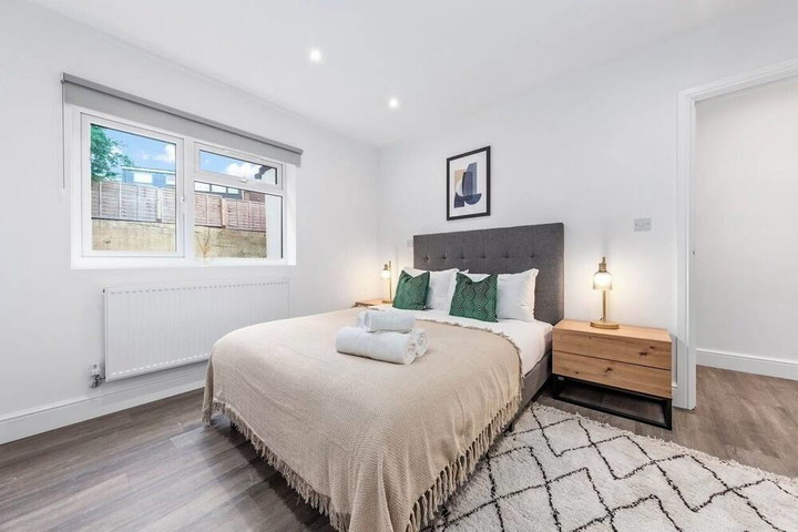 3 Bedroom Cozy Flat - Harrow