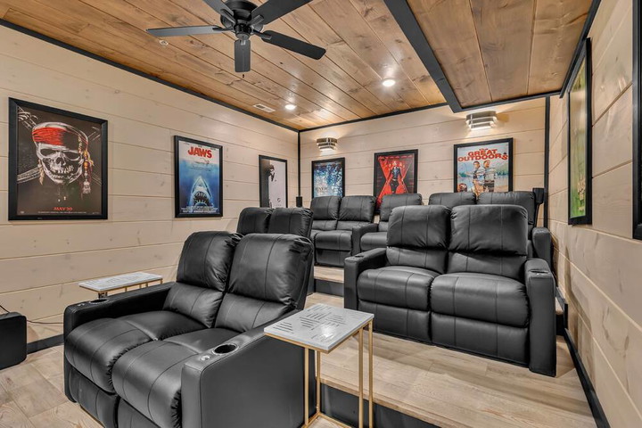 Luxury Cabin Sleeps 24  Indoor Pool · Hot Tub · Game Room · Waterpark - Douglas Lake, TN