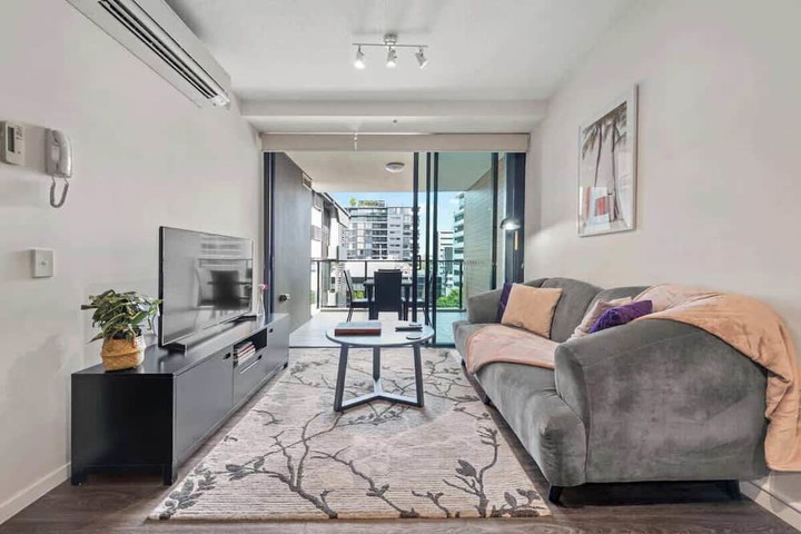 South Bank Styling! ~ 1bed, 1bath, 1car, Balcony - Brisbane