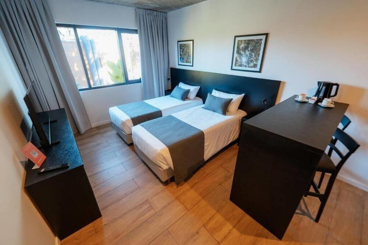Modern Room Near Morón Reserve And Feria With Free Breakfast - Ituzaingó