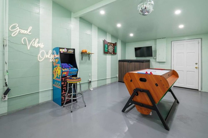 Heated Pool/5 Mins To St Pete Beach-slps 10 - St. Petersburg, FL