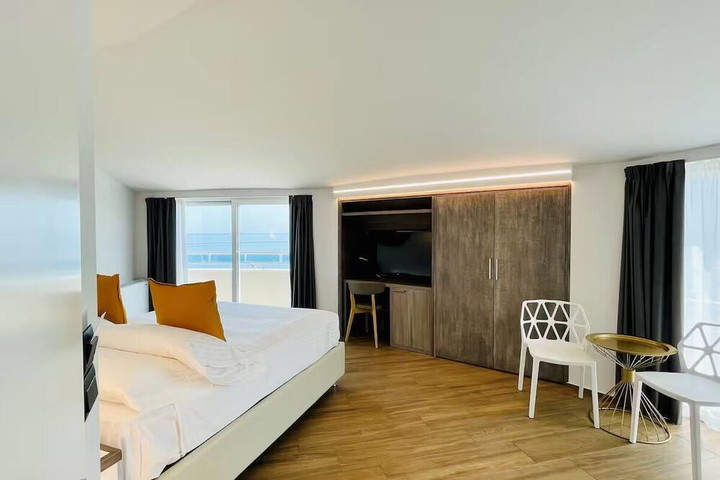 Relax In A Bedroom Overlooking The Riviera Dei Ciclopis Beauty - Aci Castello