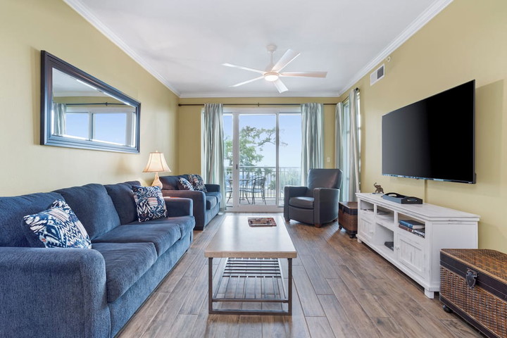 Serenity Now: Your Tranquil Escape Awaits. 2 Pools! Walk To The Beach! - Biloxi, MS