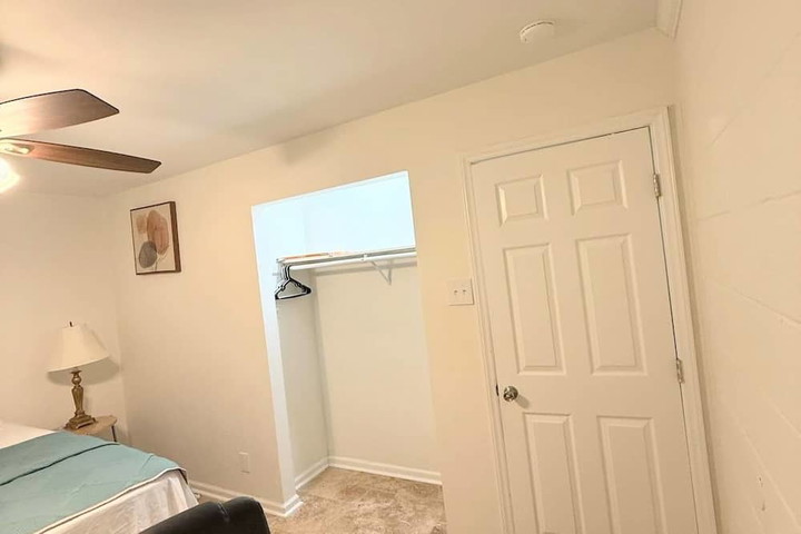 Renovated 2 Bedroom  In Durham!  New Listing But Experienced Superhost! - Durham, NC