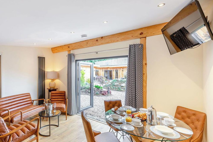 2 Bedroom Accommodation In Llagadfan, Welshpool - North Wales