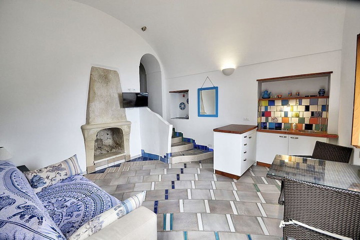 Casa Alcea: A Characteristic And Welcoming Three-story Independent House Made Of Stone, With Free Wi-fi. - Furore