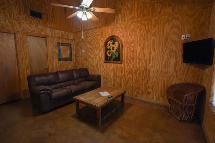 Frio Country Resort - Within Walking Distance To The Frio River! - Concan, TX