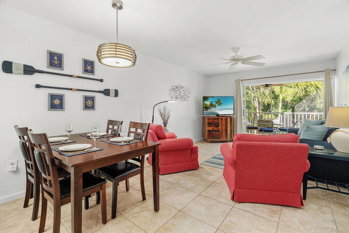 Beach Castle Resort, Pool, Private Beach! - Longboat Key, FL