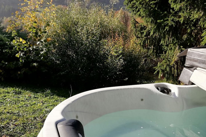 Appartement Avec Jacuzzi Privatif Proche Stations Ski Vue Imprenable 2 Chambres - La Clusaz