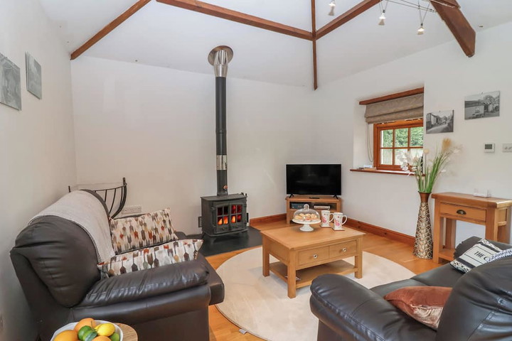 The Coach House, Pet Friendly, Character Holiday Cottage In Gulworthy - Tavistock