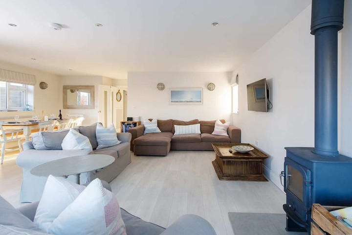 4br Beach House Sleeps 10 - 5 Mins Walk To The Sea - West Wittering