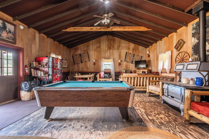 Marshall Cabin - Bathroom Outside - Colorado