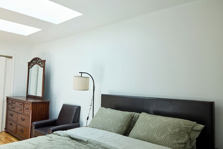 Beachside Bliss  Stylish 2br In The Heart Of Far Rockaway. - Freeport, NY