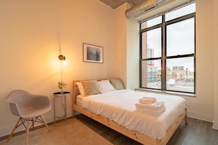 Spacious 2br In Chicago Near Mccormick Sleeps 8 - Chicago, IL