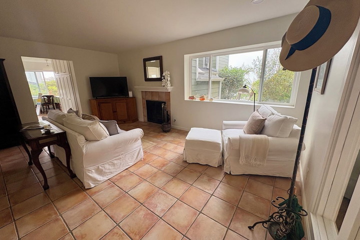 5 Minutes To The Beach! The Hideaway On Lillie Ave. - Santa Barbara, CA
