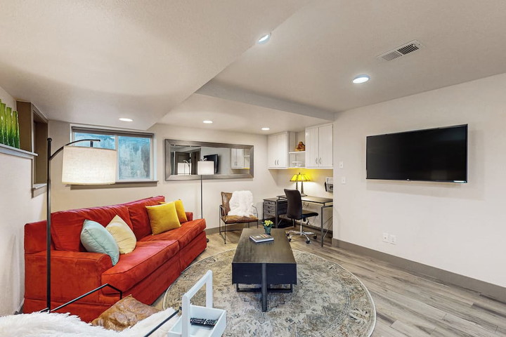 Easy Commuting! Renovated Greeley Apartment - Greeley, CO