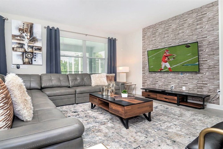 Spacious Luxury Home Near Disney & Universal - Winter Haven