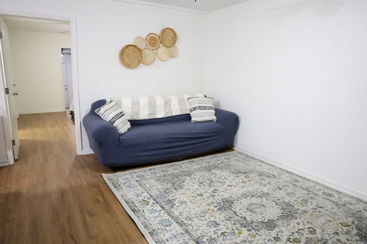 Cozy 2-bedroom Bungalow_near Dining & College - Hattiesburg, MS