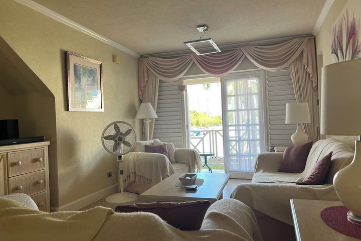 Charming 2-bedroom Apartment In A St James, Barbados 5 Mins From The Beach. - Bridgetown