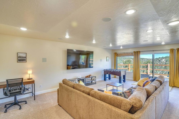 Newly Built, Modern Alton Cabin On 4 Acres! - Utah