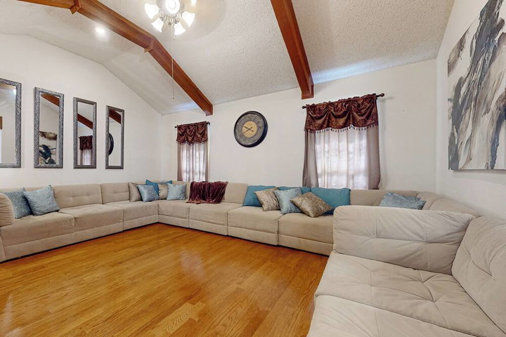 Walk To Park! Family-friendly Laredo Home W/ Yard - Laredo, TX