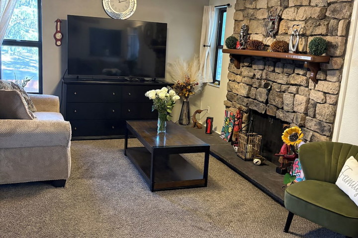Cozy 4br Home Near Cherry Creek State Park - Hot Tub & Private Backyard & Patio - Parker, CO