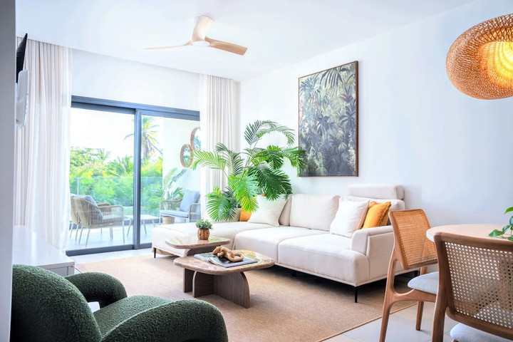Luxe Tropical 2 Br Walk 2 Beach Pool Gym Terrace - Punta Cana