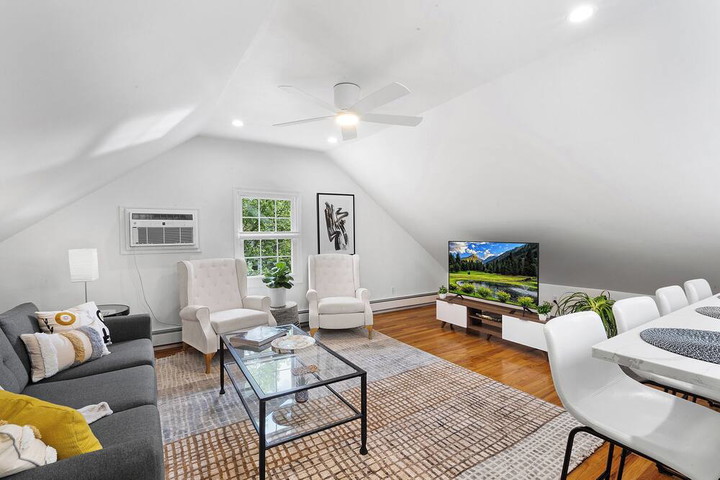 1 Br, Clean, Classy, Convenient In Montclair. Quiet, Walk To Train, Restaurants - Montclair, NJ