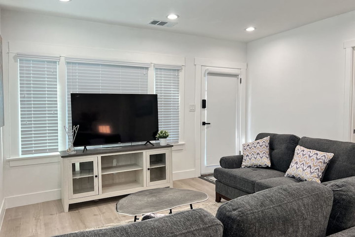 Cozy Remodeled Home - 3 Beds 2.5 Bath - 10 Min To Disney - La Habra, CA