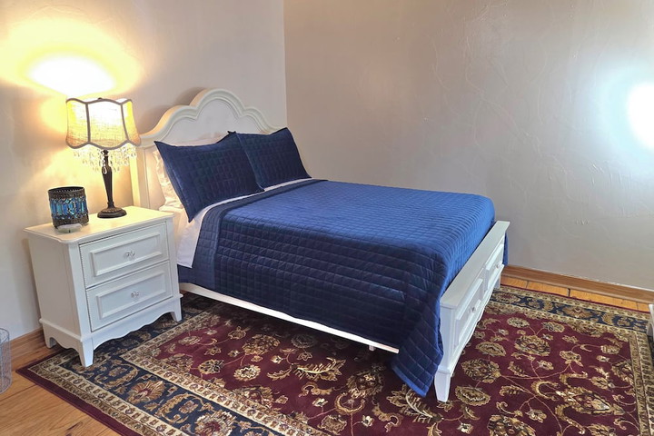 Peaceful Lake Guesthouse - Conroe, TX