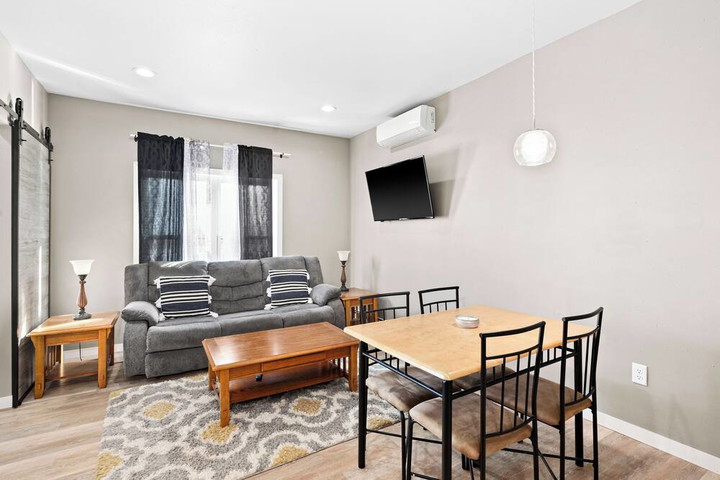 Grand Getaways Apt. #1 In Beautiful Duluth, Mn With A/c - Duluth, MN