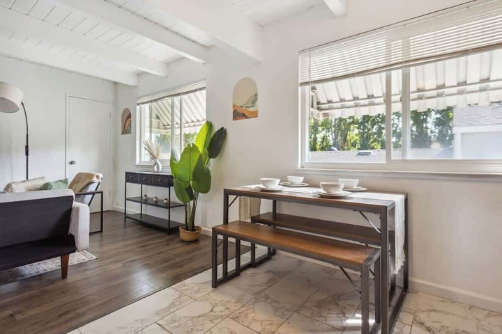 Central Berkeley 2br Home | Near Uc & Bart + Parking - Oakland, CA
