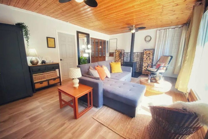 Northern Escape To Muskoka - Waterfront Cottage In The Trees - Casa Riverside - Huntsville