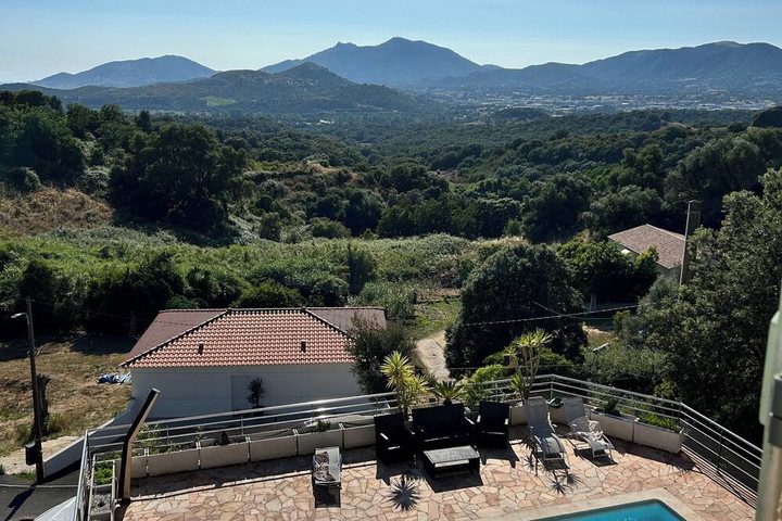 F3 In A Charming Villa In A Quiet Location Shared Swimming Pool Panoramic Sea And Mountain View - Ajaccio
